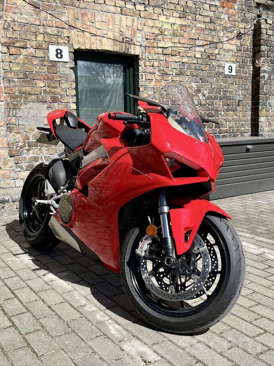 Ducati Panigale V4 2018 in Liepaja, with an engine capacity of 1.10 L and mileage of 0 thousand km for 18500 €, photo 8 on AUTOMOTO.COM.LV