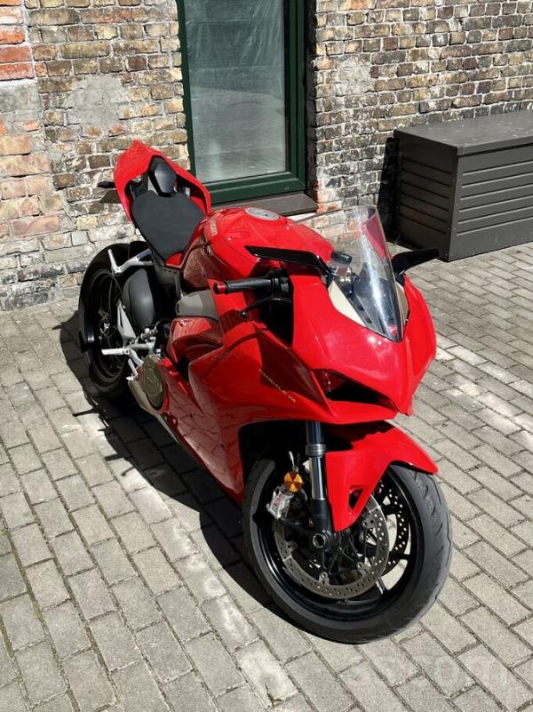Ducati Panigale V4 2018 Liepāja, ar dzinēja tilpumu 1.10 L un nobraukumu 0 tūkst. km par 18500 €, foto 8 vietnē AUTOMOTO.COM.LV