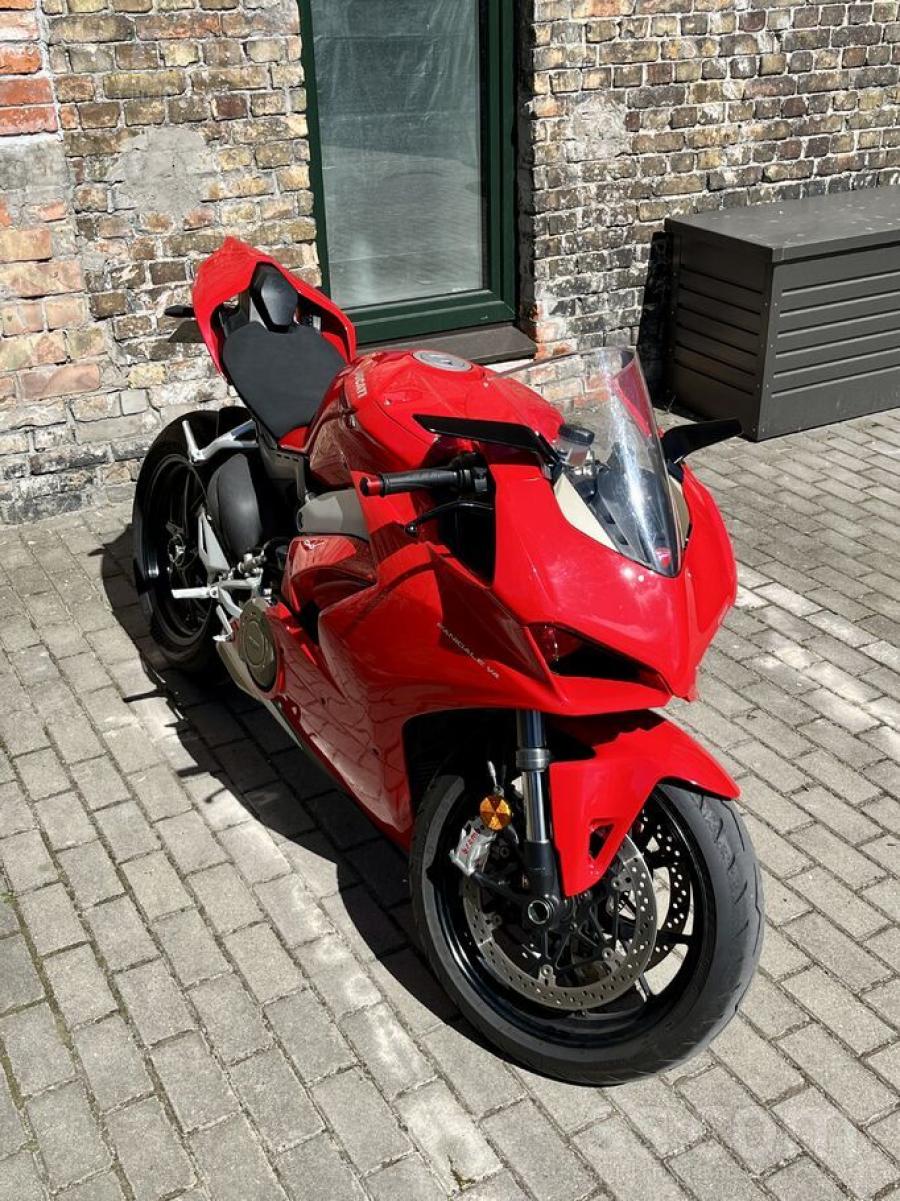 Ducati Panigale V4 2018 in Liepaja, with an engine capacity of 1.10 L and mileage of 0 thousand km for 18500 €, photo 9 on AUTOMOTO.COM.LV