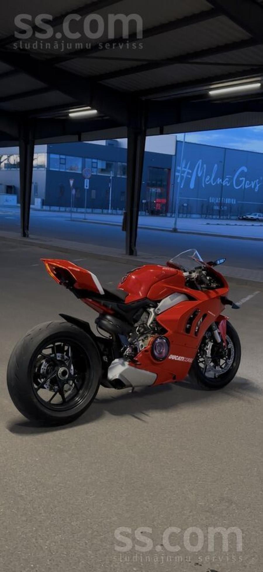 Ducati Panigale V4 2019 in Riga, with an engine capacity of 1.10 L and mileage of 0 thousand km for 21999 €, photo 6 on AUTOMOTO.COM.LV