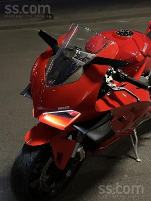 Ducati Panigale V4 2019 in Riga, with an engine capacity of 1.10 L and mileage of 0 thousand km for 21999 €, photo 8 on AUTOMOTO.COM.LV