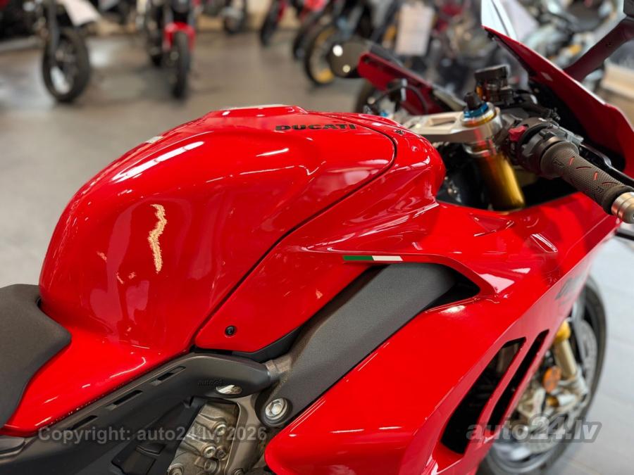 Ducati Panigale V4 2023 in Tallinn, with an engine capacity of 1.10 L and mileage of 11 thousand km for 21990 €, photo 5 on AUTOMOTO.COM.LV