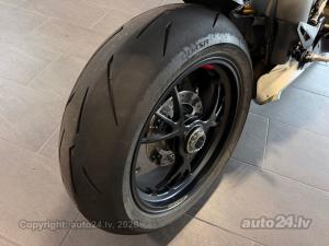 Ducati Panigale V4 2023 in Tallinn, with an engine capacity of 1.10 L and mileage of 11 thousand km for 21990 €, photo 9 on AUTOMOTO.COM.LV