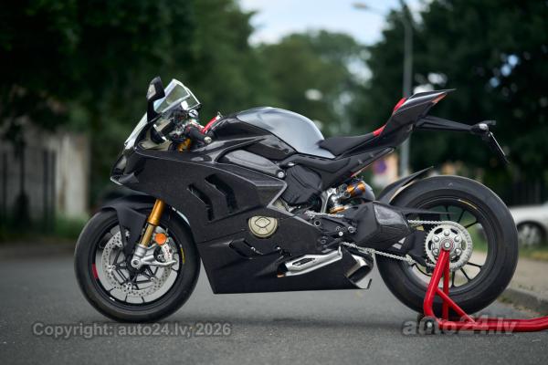 Красный Дукати Panigale V4 2023 в Таллин, объемом двигателя 1.10 л и пробегом 2 тыс. км за 25600 €, фото 1 на AUTOMOTO.COM.LV