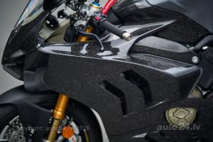 Red Ducati Panigale V4 2023 in Tallinn, with an engine capacity of 1.10 L and mileage of 2 thousand km for 25600 €, photo 3 on AUTOMOTO.COM.LV