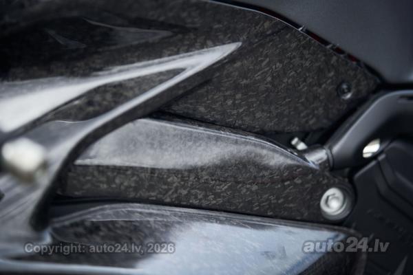 Красный Дукати Panigale V4 2023 в Таллин, объемом двигателя 1.10 л и пробегом 2 тыс. км за 25600 €, фото 5 на AUTOMOTO.COM.LV