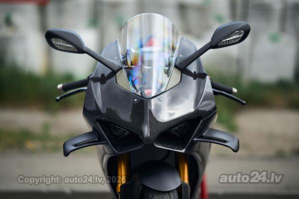 Красный Дукати Panigale V4 2023 в Таллин, объемом двигателя 1.10 л и пробегом 2 тыс. км за 25600 €, фото 8 на AUTOMOTO.COM.LV
