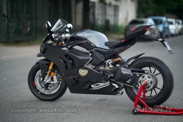 Красный Дукати Panigale V4 2023 в Таллин, объемом двигателя 1.10 л и пробегом 2 тыс. км за 25600 €, фото 10 на AUTOMOTO.COM.LV