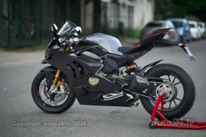 Red Ducati Panigale V4 2023 in Tallinn, with an engine capacity of 1.10 L and mileage of 2 thousand km for 25600 €, photo 11 on AUTOMOTO.COM.LV