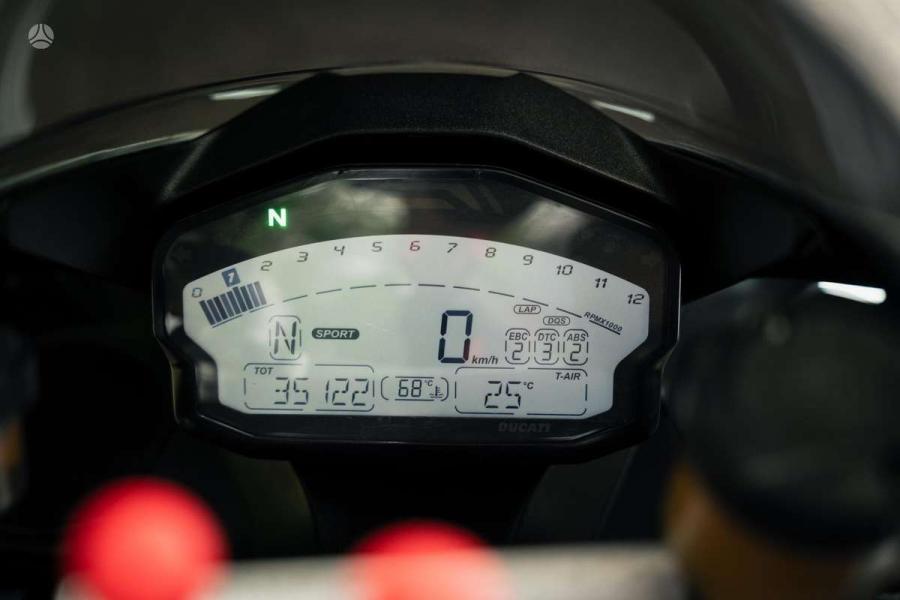Белый Дукати Panigale 2017 в Вильнюс, объемом двигателя 0.96 л и пробегом 35 тыс. км за 8000 €, фото 8 на AUTOMOTO.COM.LV