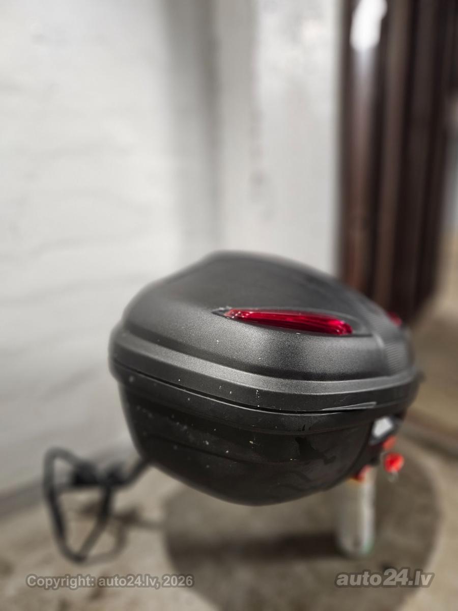 Black Ducati Scrambler 2015 in Tallinn, with an engine capacity of 0.80 L and mileage of 25 thousand km for 4300 €, photo 15 on AUTOMOTO.COM.LV
