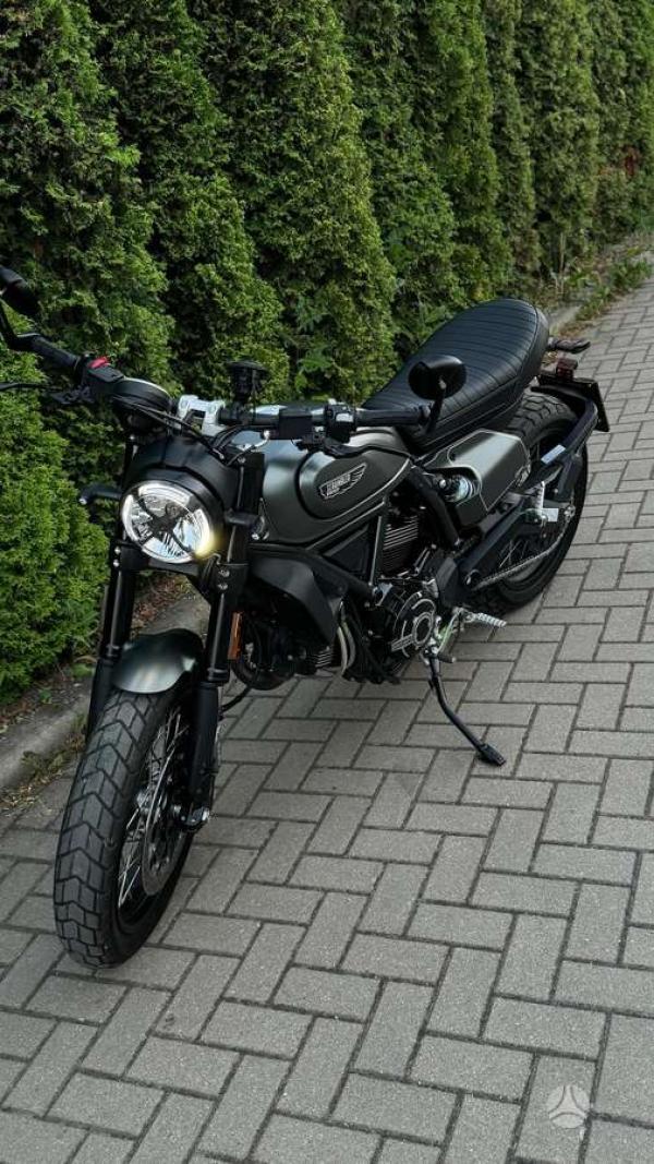 Серый Дукати Scrambler 2022 в Каунас, объемом двигателя 0.80 л и пробегом 7 тыс. км за 9100 €, фото 2 на AUTOMOTO.COM.LV
