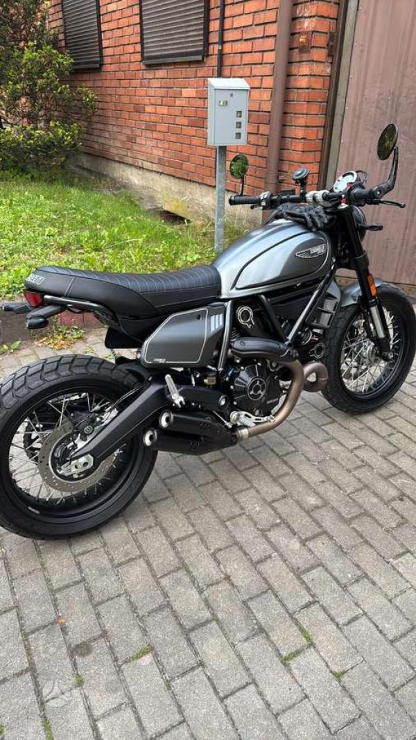 Серый Дукати Scrambler 2022 в Каунас, объемом двигателя 0.80 л и пробегом 7 тыс. км за 9100 €, фото 4 на AUTOMOTO.COM.LV
