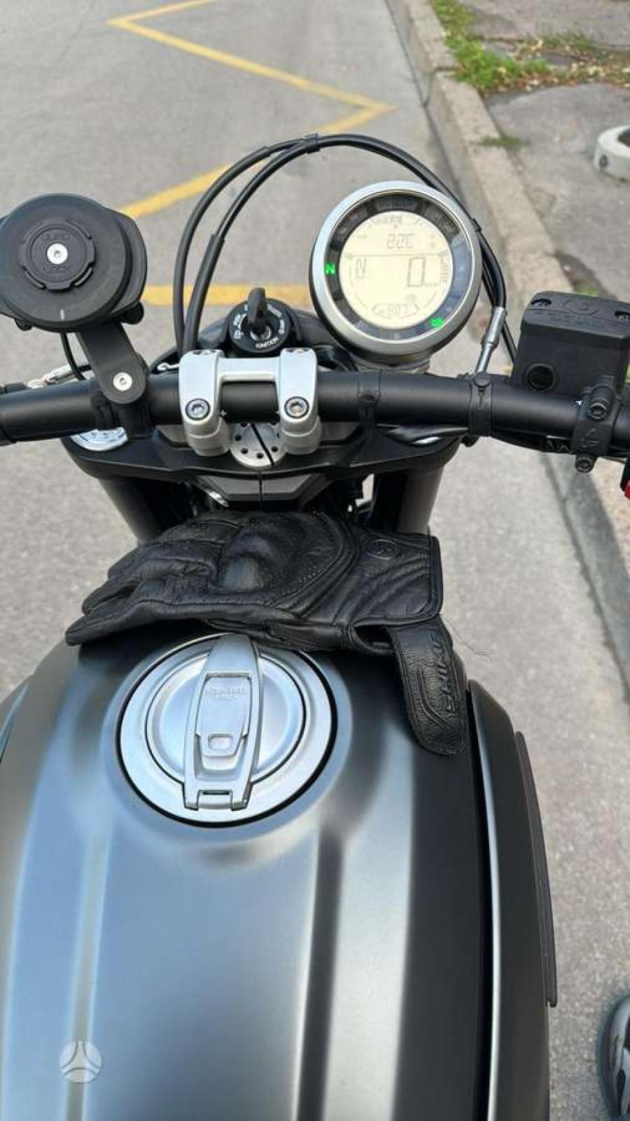 Серый Дукати Scrambler 2022 в Каунас, объемом двигателя 0.80 л и пробегом 7 тыс. км за 9100 €, фото 7 на AUTOMOTO.COM.LV