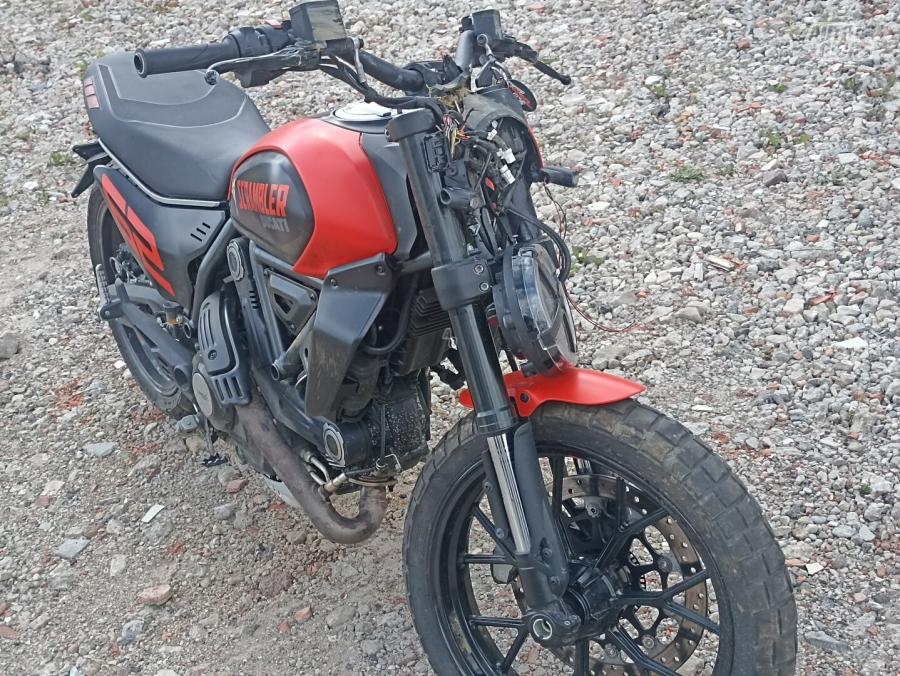 Ducati Scrambler 2023 in Kaunas, with an engine capacity of 0.80 L and mileage of 14 thousand km for 3100 €, photo 5 on AUTOMOTO.COM.LV