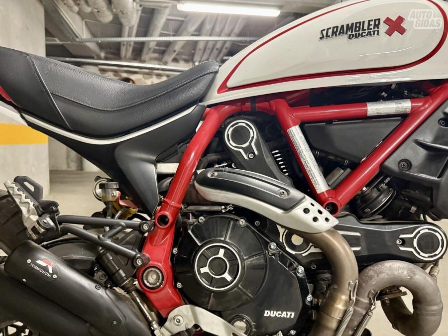 Белый Дукати Scrambler 2020 в Вильнюс, объемом двигателя 0.80 л и пробегом 8 тыс. км за 8900 €, фото 5 на AUTOMOTO.COM.LV