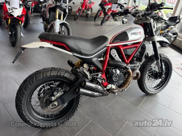 White Ducati Scrambler 2020 in Tallinn, with an engine capacity of 0.80 L and mileage of 20 thousand km for 6790 €, photo 4 on AUTOMOTO.COM.LV
