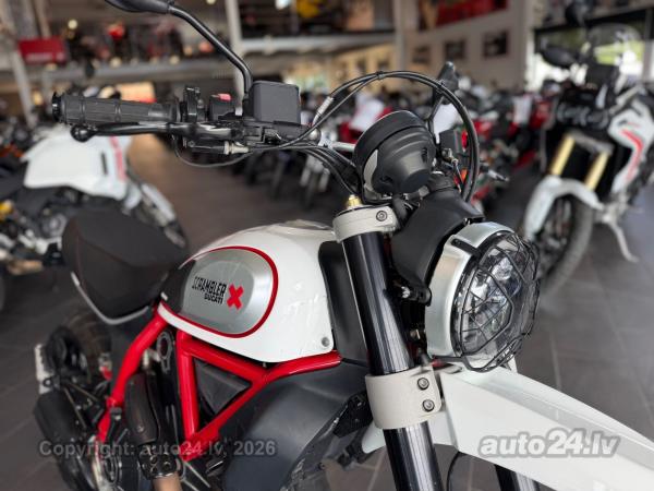 White Ducati Scrambler 2020 in Tallinn, with an engine capacity of 0.80 L and mileage of 20 thousand km for 6790 €, photo 7 on AUTOMOTO.COM.LV