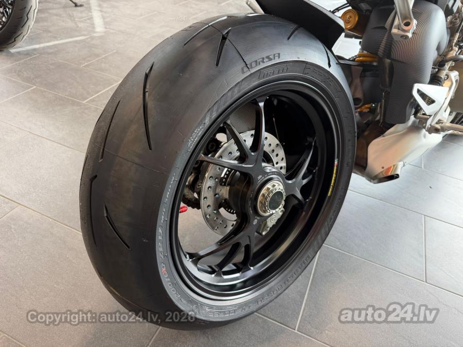 Black Ducati Streetfighter 2022 in Tallinn, with an engine capacity of 1.10 L and mileage of 7 thousand km for 17990 €, photo 8 on AUTOMOTO.COM.LV
