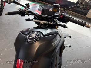 Black Ducati Streetfighter 2022 in Tallinn, with an engine capacity of 1.10 L and mileage of 7 thousand km for 17990 €, photo 9 on AUTOMOTO.COM.LV