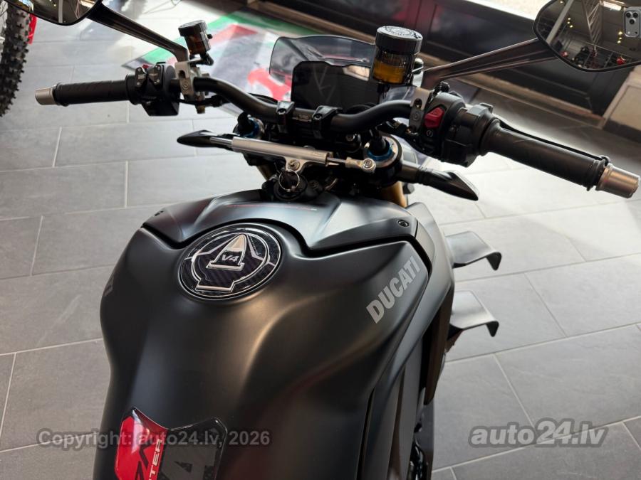 Black Ducati Streetfighter 2022 in Tallinn, with an engine capacity of 1.10 L and mileage of 7 thousand km for 17990 €, photo 9 on AUTOMOTO.COM.LV