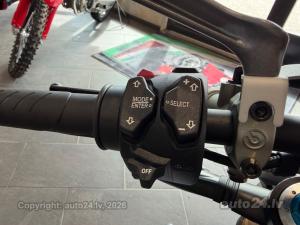 Black Ducati Streetfighter 2022 in Tallinn, with an engine capacity of 1.10 L and mileage of 7 thousand km for 17990 €, photo 11 on AUTOMOTO.COM.LV