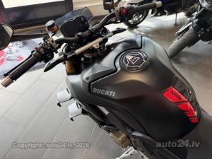 Black Ducati Streetfighter 2022 in Tallinn, with an engine capacity of 1.10 L and mileage of 7 thousand km for 17990 €, photo 18 on AUTOMOTO.COM.LV