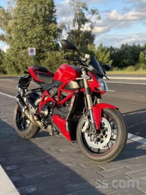 Ducati Streetfighter 2012 in Riga, with an engine capacity of 0.85 L and mileage of 0 thousand km for 7550 €, photo 3 on AUTOMOTO.COM.LV