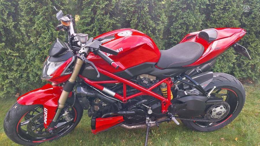 Ducati Streetfighter 2015 in Kaunas, with an engine capacity of 0.85 L and mileage of 8 thousand km for 5800 €, photo 4 on AUTOMOTO.COM.LV