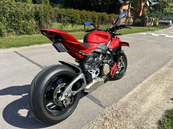 Ducati Streetfighter 2015 in Riga, with an engine capacity of 1.10 L and mileage of 0 thousand km for 27000 €, photo 3 on AUTOMOTO.COM.LV
