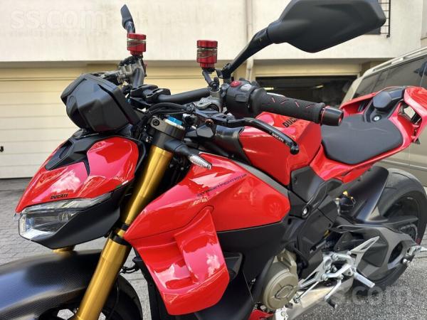 Ducati Streetfighter 2015 in Riga, with an engine capacity of 1.10 L and mileage of 0 thousand km for 27000 €, photo 7 on AUTOMOTO.COM.LV