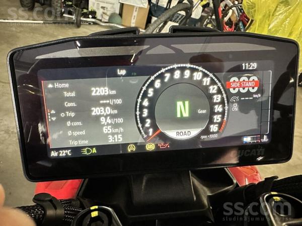 Ducati Streetfighter 2015 in Riga, with an engine capacity of 1.10 L and mileage of 0 thousand km for 27000 €, photo 10 on AUTOMOTO.COM.LV