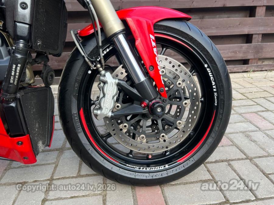 Red Ducati Streetfighter 2015 in Tartu, with an engine capacity of 0.85 L and mileage of 8 thousand km for 7490 €, photo 5 on AUTOMOTO.COM.LV