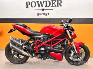 Sarkans Ducati Streetfighter 2015 Tallina, ar dzinēja tilpumu 0.85 L un nobraukumu 25 tūkst. km par 7000 €, foto  vietnē AUTOMOTO.COM.LV