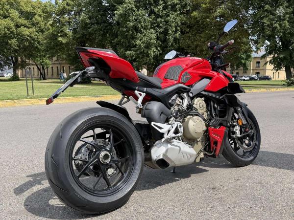 Red Ducati Streetfighter 2021 in Vilnius, with an engine capacity of 1.10 L and mileage of 11 thousand km for 16800 €, photo 4 on AUTOMOTO.COM.LV