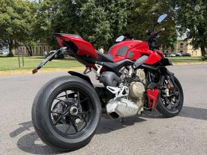 Red Ducati Streetfighter 2021 in Vilnius, with an engine capacity of 1.10 L and mileage of 11 thousand km for 16800 €, photo 5 on AUTOMOTO.COM.LV