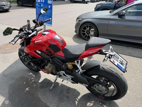 Red Ducati Streetfighter 2021 in Vilnius, with an engine capacity of 1.10 L and mileage of 11 thousand km for 16800 €, photo 5 on AUTOMOTO.COM.LV