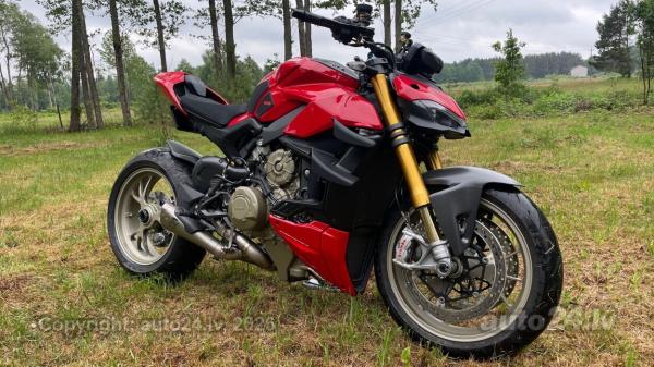 Red Ducati Streetfighter 2022 in Tallinn, with an engine capacity of 1.10 L and mileage of 3 thousand km for 24999 €, photo 2 on AUTOMOTO.COM.LV