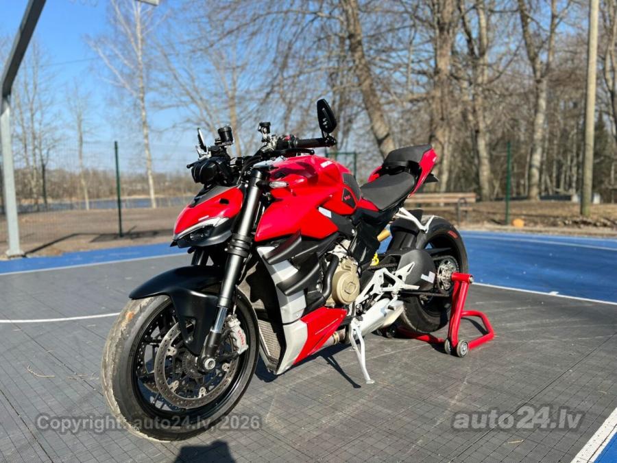 Red Ducati Streetfighter 2023 in Parnu, with an engine capacity of 1.10 L and mileage of 19 thousand km for 17200 €, photo 2 on AUTOMOTO.COM.LV