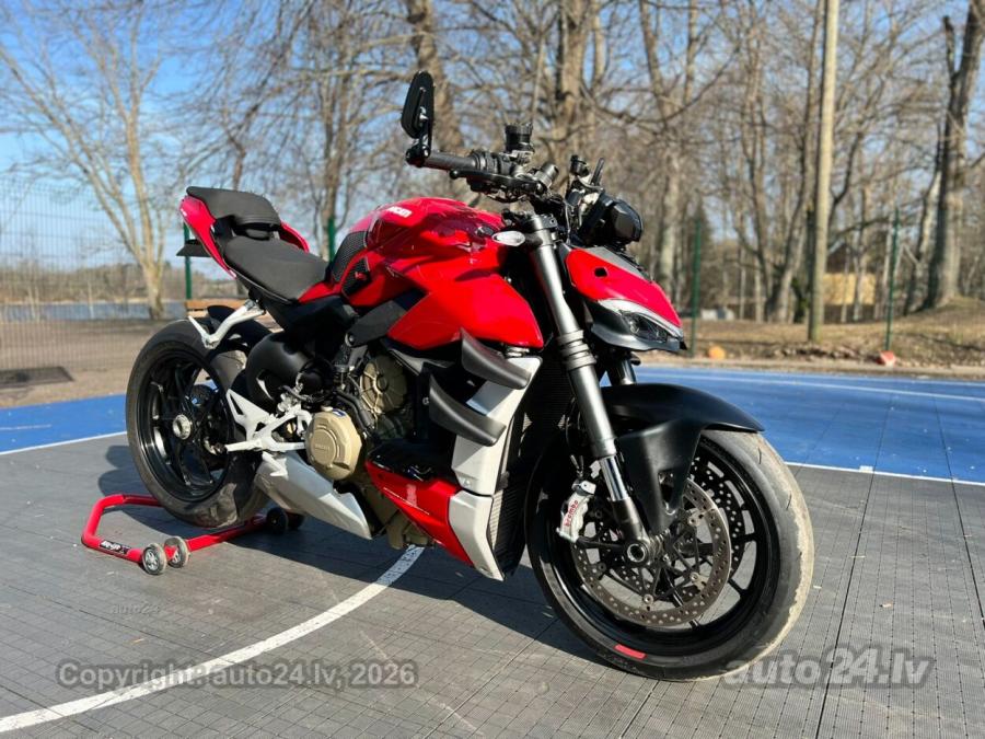 Red Ducati Streetfighter 2023 in Parnu, with an engine capacity of 1.10 L and mileage of 19 thousand km for 17200 €, photo 8 on AUTOMOTO.COM.LV