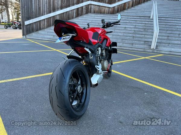 Красный Дукати Streetfighter 2023 в Пярну, объемом двигателя 1.10 л и пробегом 20 тыс. км за 17200 €, фото 6 на AUTOMOTO.COM.LV