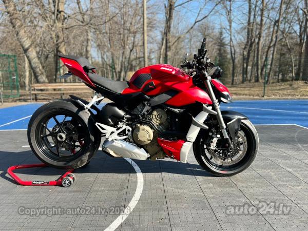Red Ducati Streetfighter 2023 in Parnu, with an engine capacity of 1.10 L and mileage of 20 thousand km for 15500 €, photo 3 on AUTOMOTO.COM.LV
