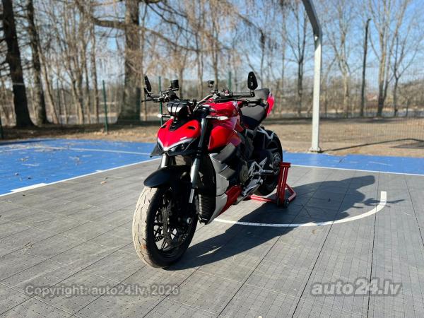 Red Ducati Streetfighter 2023 in Parnu, with an engine capacity of 1.10 L and mileage of 20 thousand km for 15500 €, photo 7 on AUTOMOTO.COM.LV