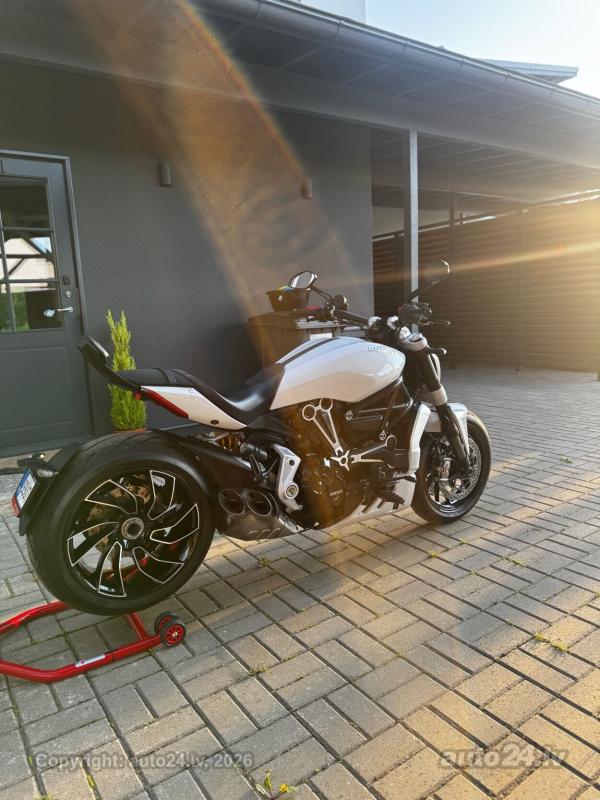 Balts Ducati XDiavel 2018 Tallina, ar dzinēja tilpumu 1.26 L un nobraukumu 8 tūkst. km par 16900 €, foto 2 vietnē AUTOMOTO.COM.LV