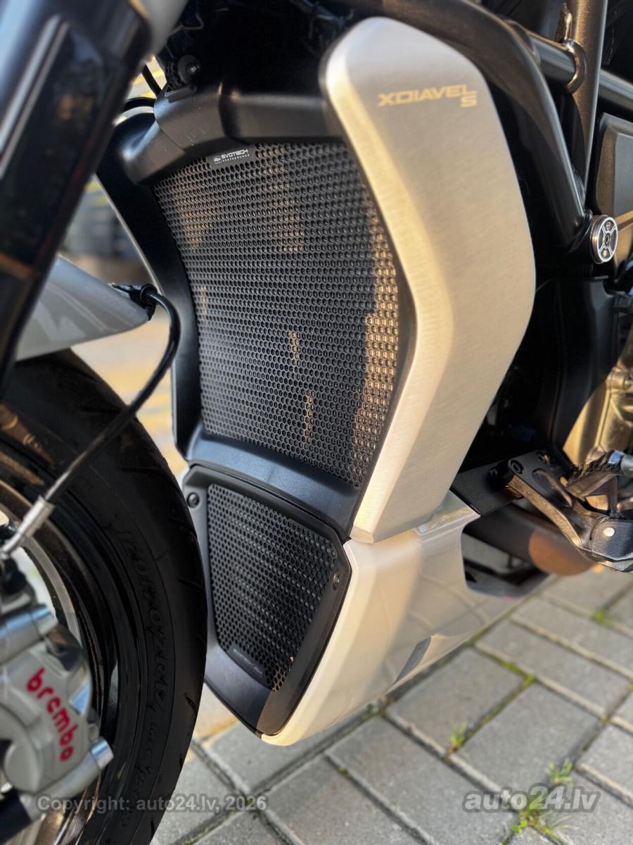White Ducati XDiavel 2018 in Tallinn, with an engine capacity of 1.26 L and mileage of 8 thousand km for 16900 €, photo 10 on AUTOMOTO.COM.LV