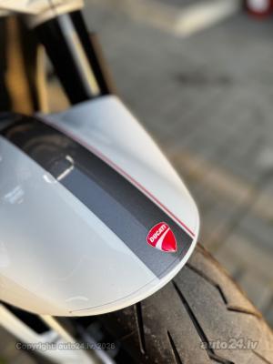 White Ducati XDiavel 2018 in Tallinn, with an engine capacity of 1.26 L and mileage of 8 thousand km for 16900 €, photo 14 on AUTOMOTO.COM.LV