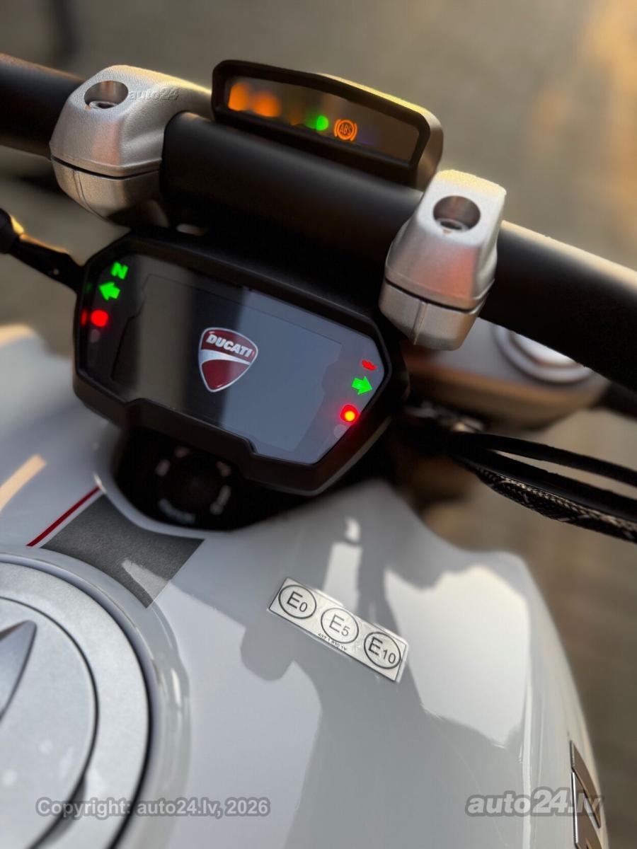 White Ducati XDiavel 2018 in Tallinn, with an engine capacity of 1.26 L and mileage of 8 thousand km for 16900 €, photo 18 on AUTOMOTO.COM.LV