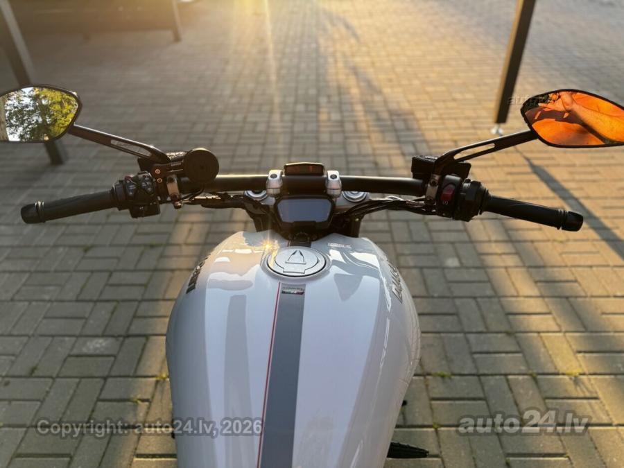 White Ducati XDiavel 2018 in Tallinn, with an engine capacity of 1.26 L and mileage of 8 thousand km for 16900 €, photo 19 on AUTOMOTO.COM.LV