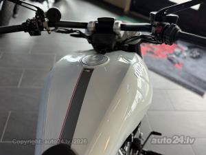 White Ducati XDiavel 2018 in Tallinn, with an engine capacity of 1.26 L and mileage of 8 thousand km for 15990 €, photo 5 on AUTOMOTO.COM.LV
