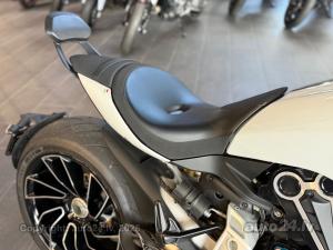 White Ducati XDiavel 2018 in Tallinn, with an engine capacity of 1.26 L and mileage of 8 thousand km for 15990 €, photo 7 on AUTOMOTO.COM.LV